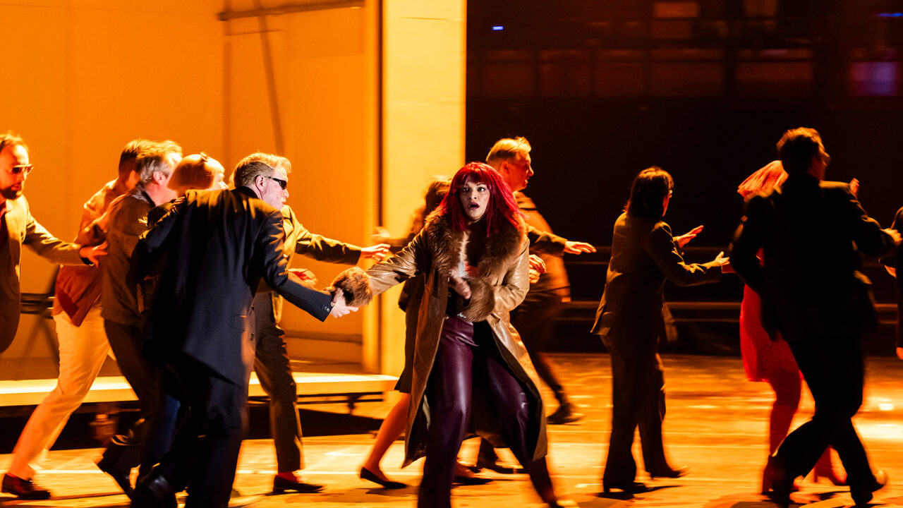 An Introduction to Rise and Fall of The City of Mahagonny - ENO